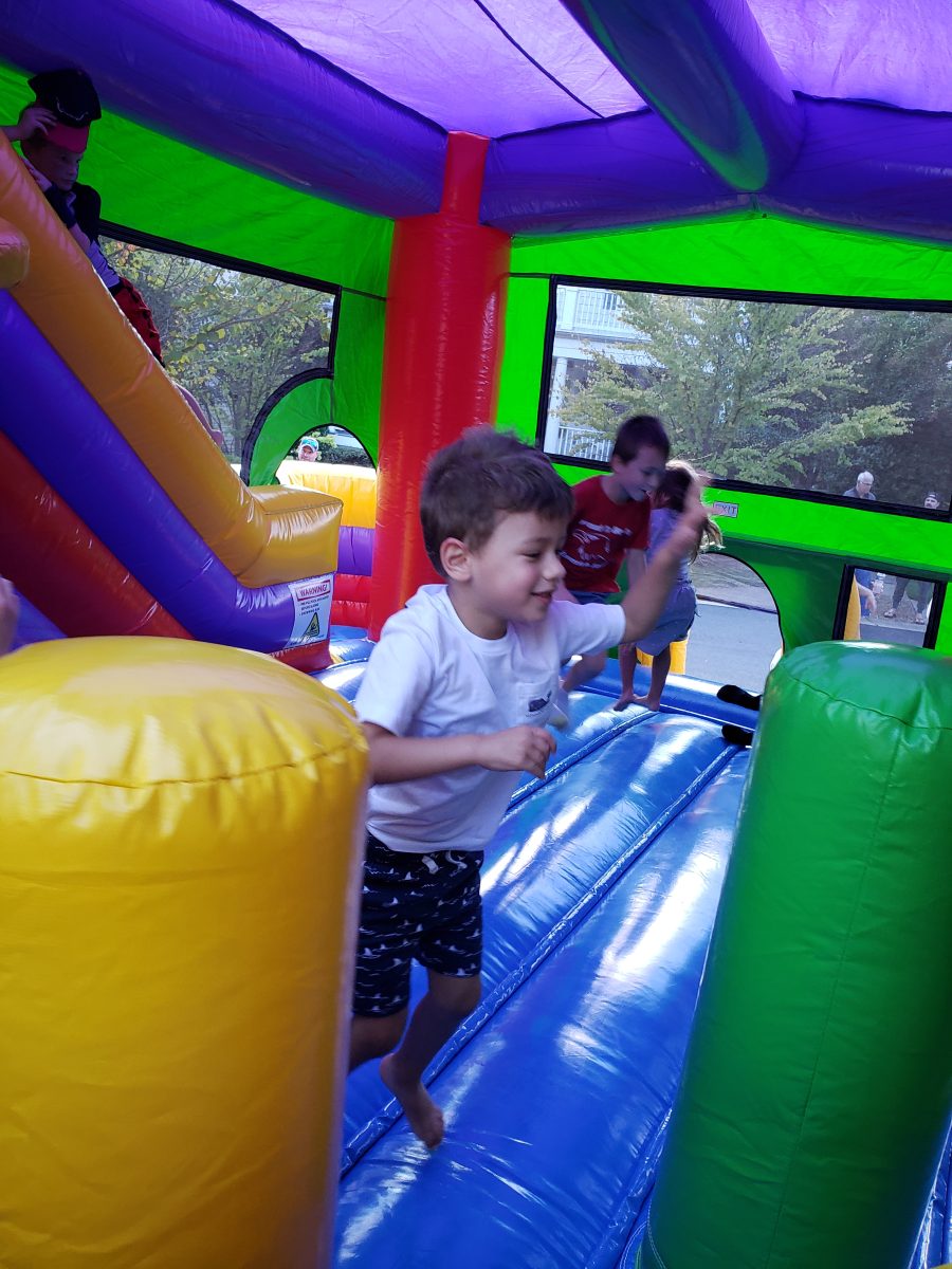 Pineapple Inflatables LLC - Bounce House Rental Company